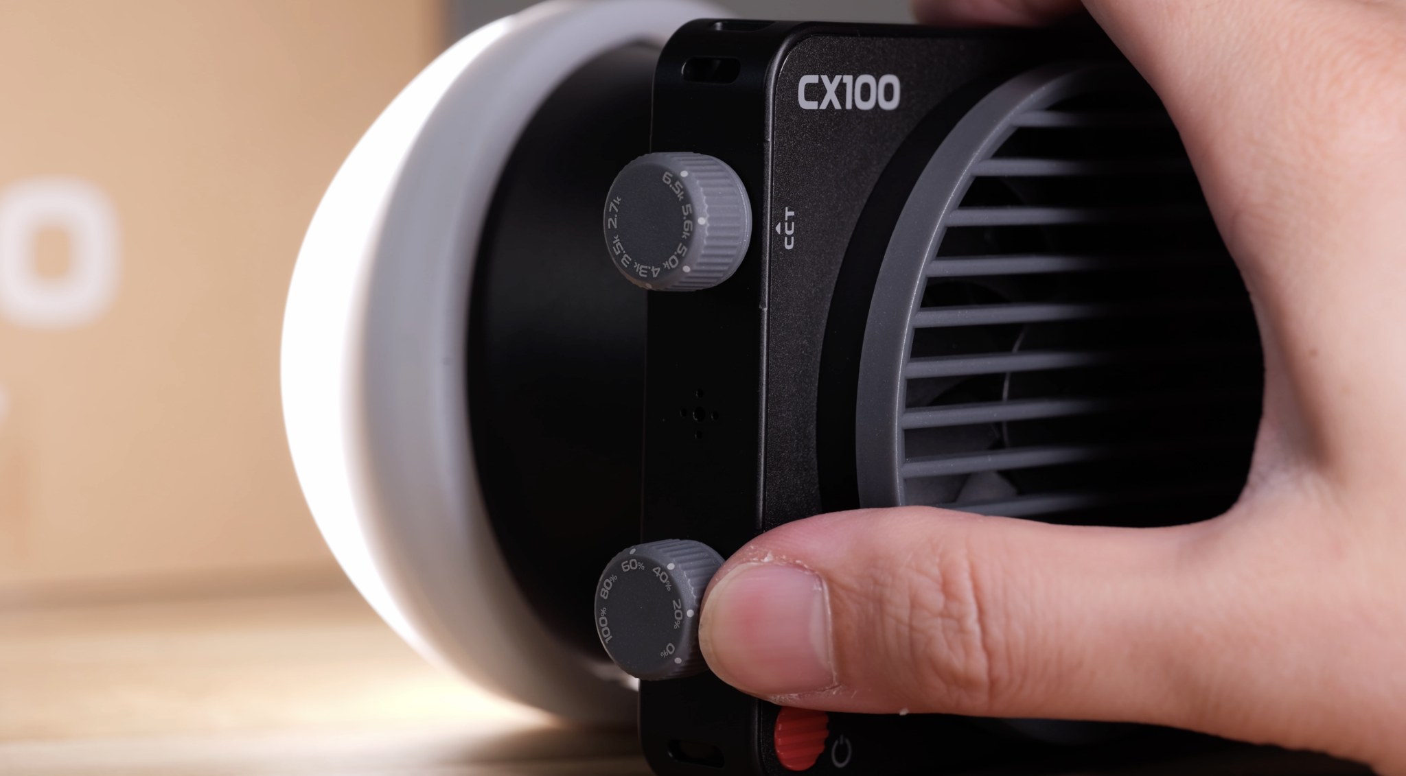 大光量だけどコンパクトな100W照明。ZHIYUN Cinepeer CX100レビュー！｜ギアログ Gear Log