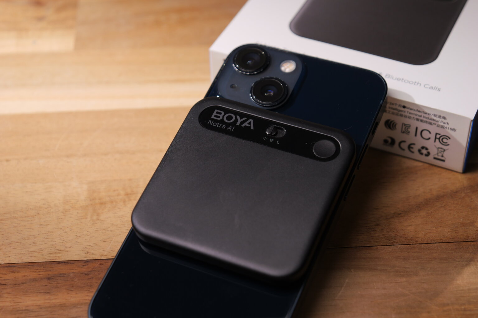 薄くて軽い、しかも賢い。MagSafeでiPhoneと合体するAIレコーダー「BOYA Notra」レビュー｜ギアログ Gear Log